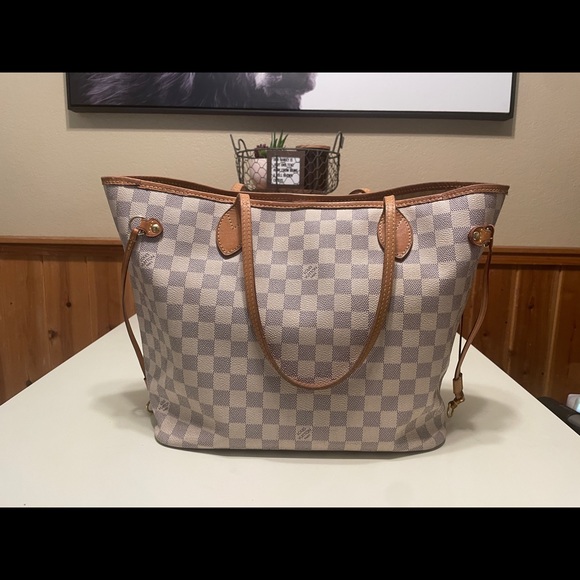 Louis Vuitton | Bags | Authentic Louis Vuitton Mm Neverfull | Poshmark
